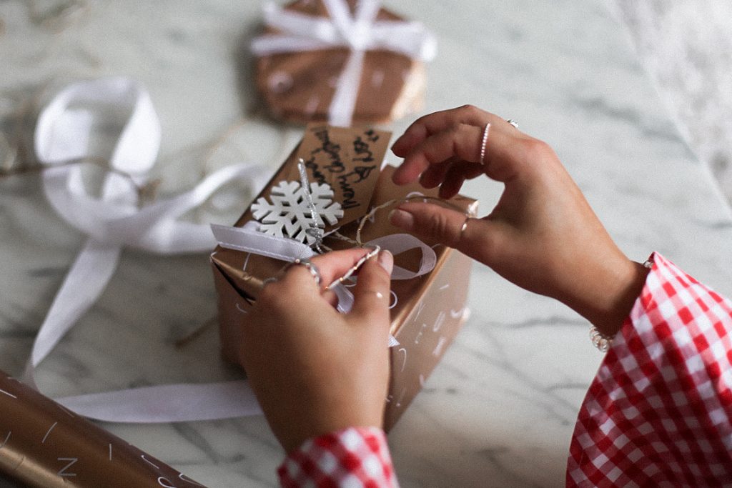 DELIVER YOUR CHRISTMAS GIFTS ON TIME WITH AUSTRALIA POST